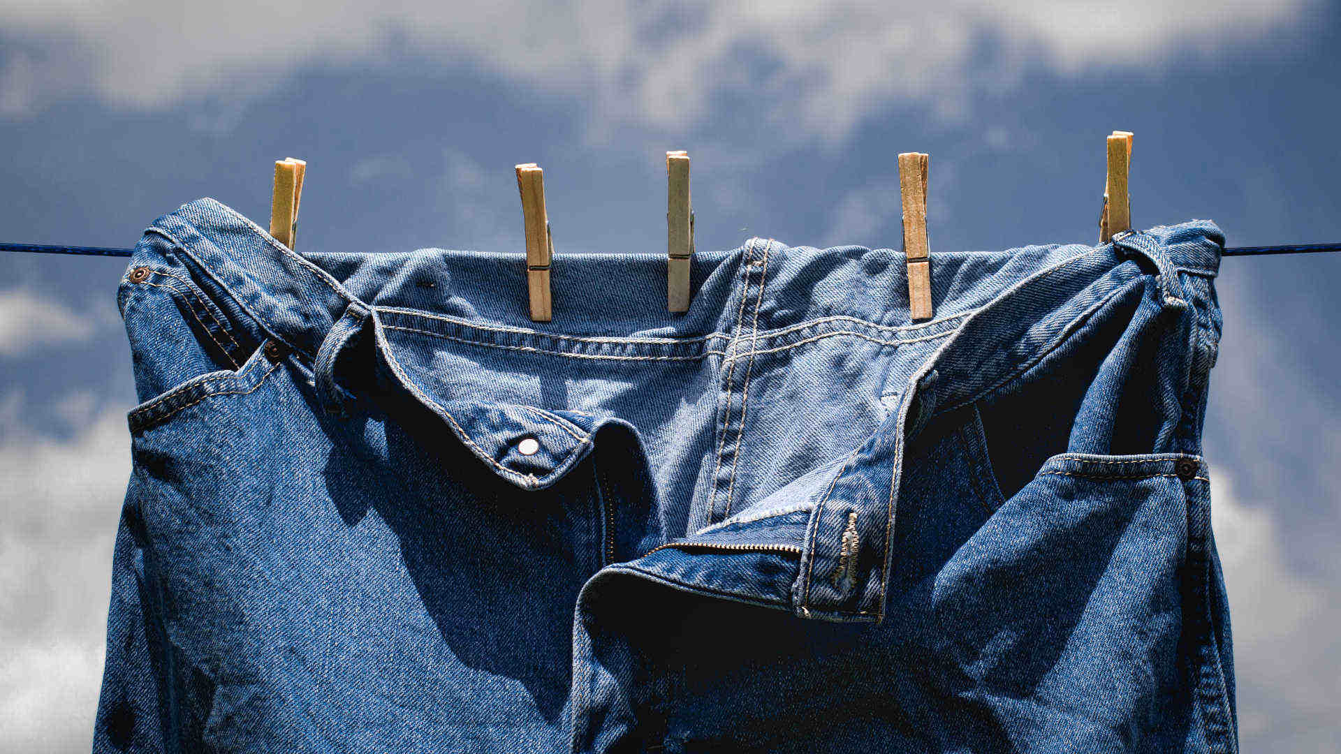 How to Wash Denim Jeans: The Ultimate Guide | Liquid Laundromats
