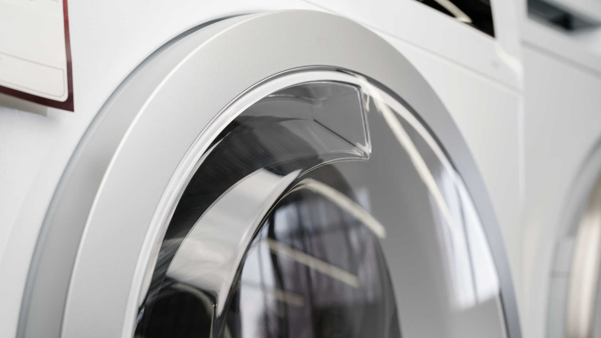 5 Benefits of Large-Capacity Washing Machines | Liquid Laundromats
